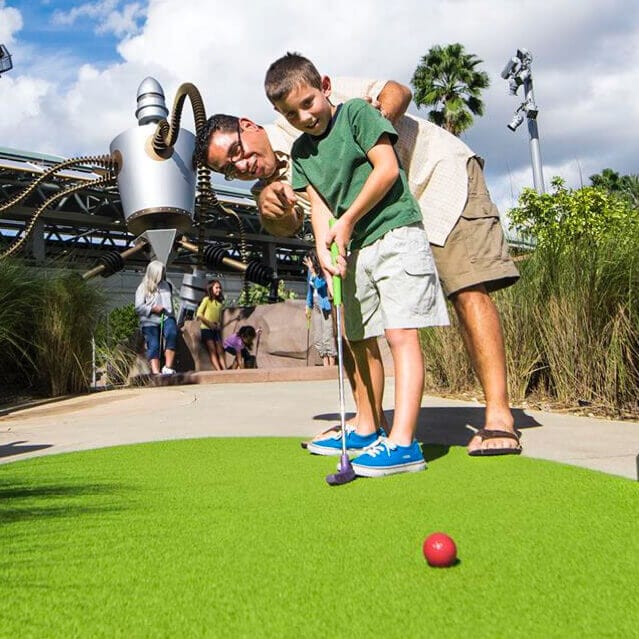 Hollywood Drive-In Golf™ | Universal CityWalk™ Orlando