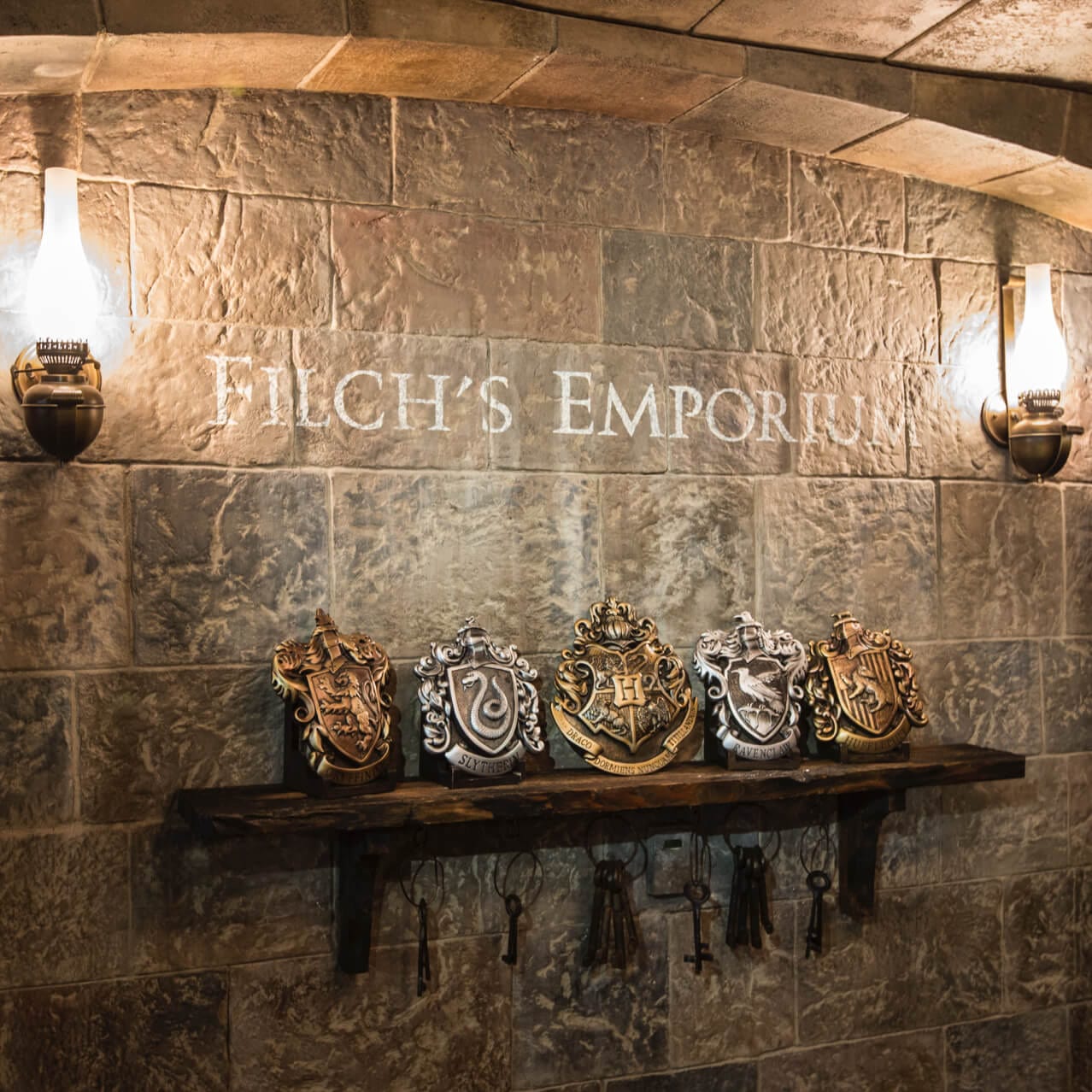 Filch's Emporium™ of Confiscated Goods in Hogsmeade™ | Universal's ...