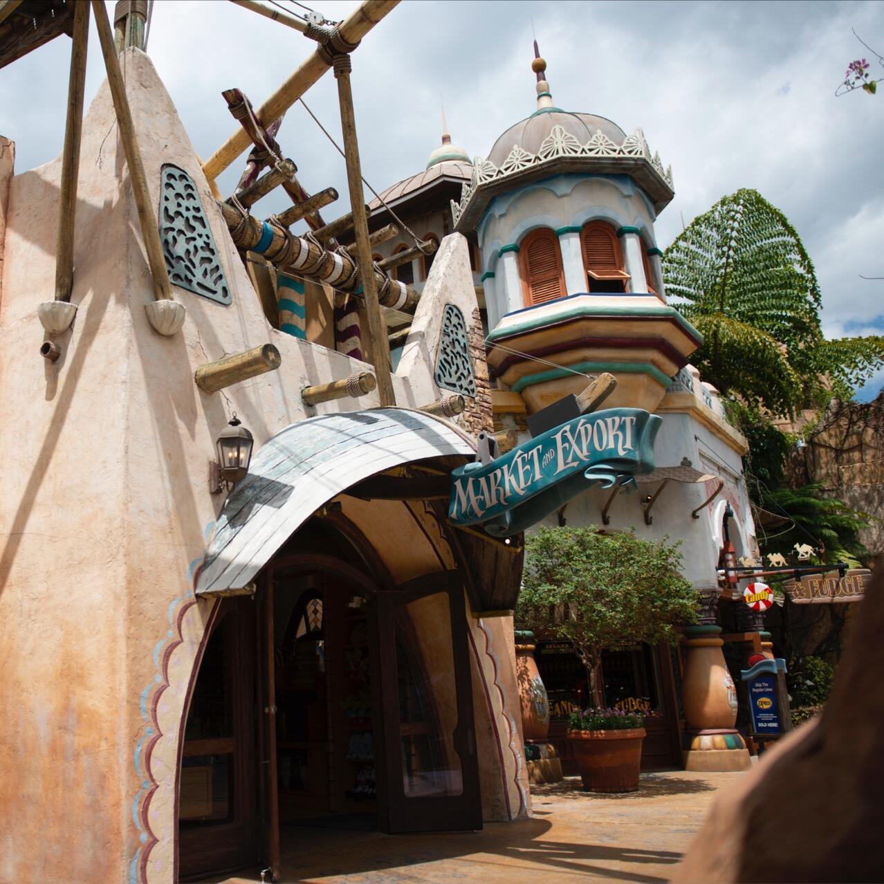 Port of Entry | Universal Islands of Adventure