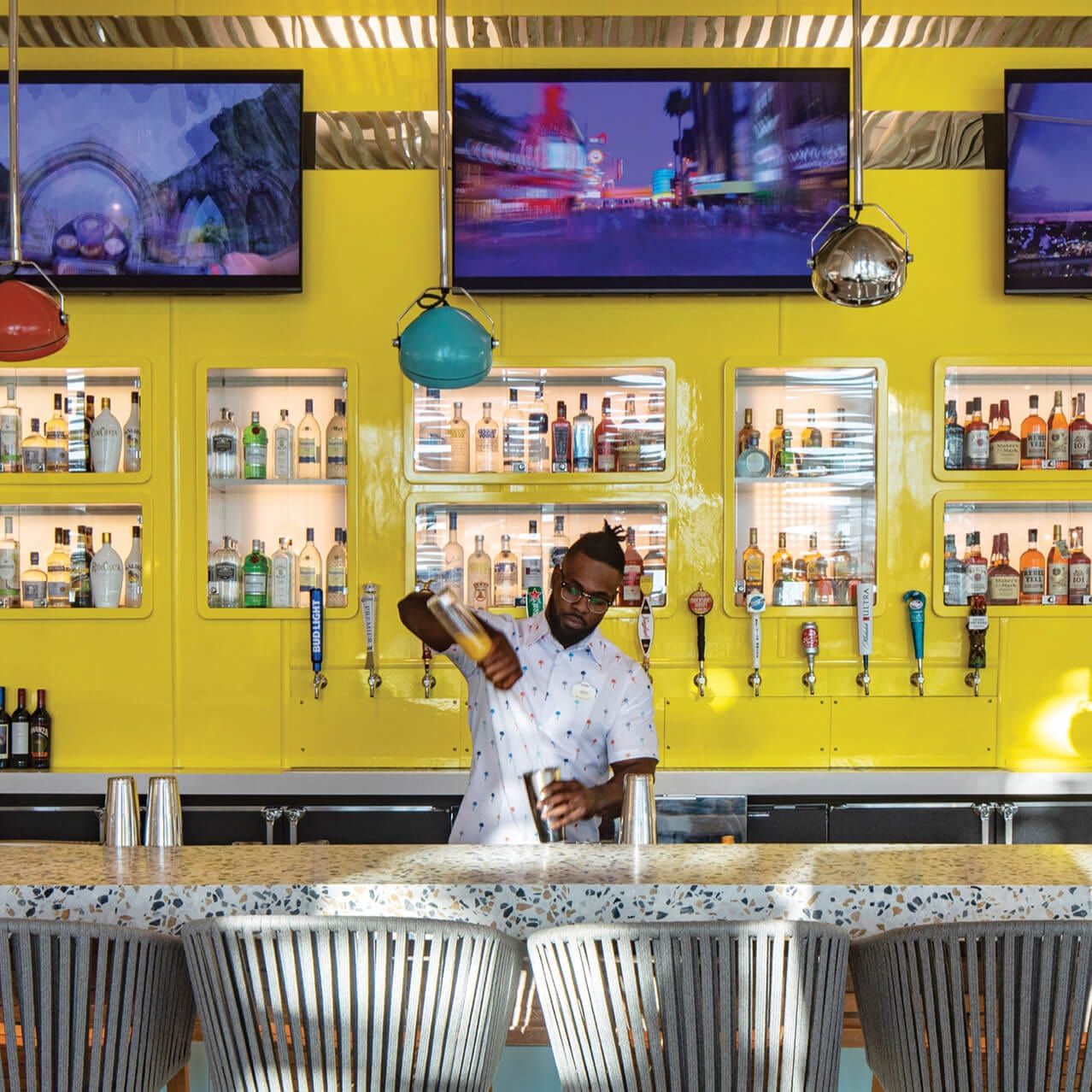 Sunset Lounge at Universal’s Endless Summer Resort – Dockside Inn and ...