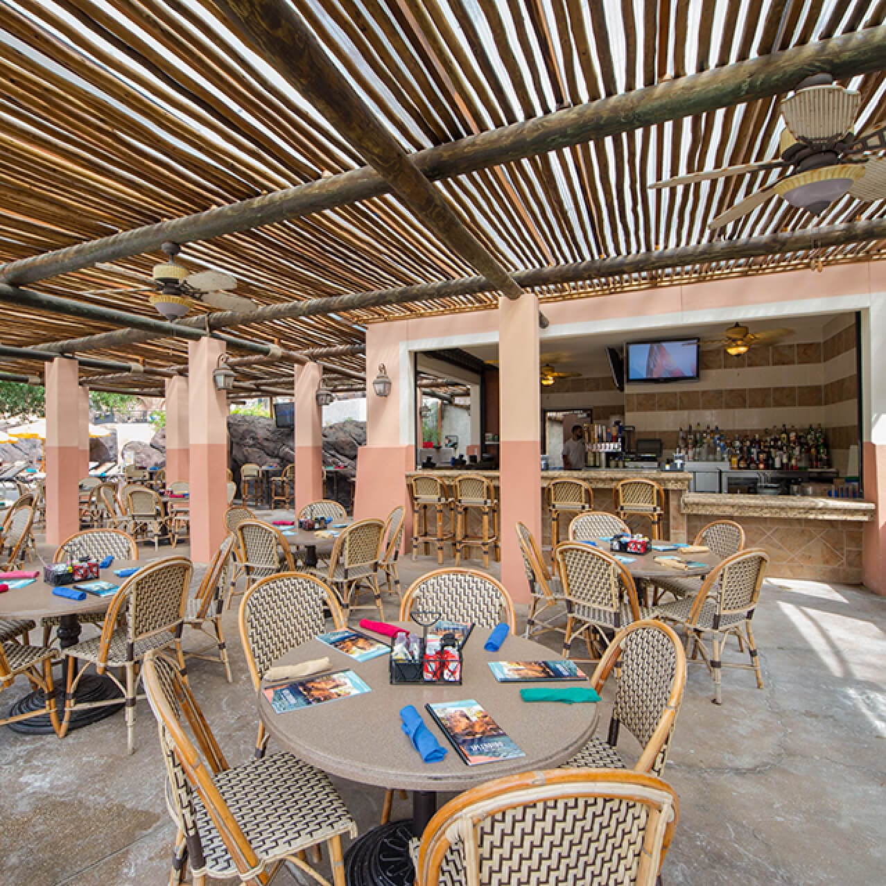 Splendido Bar & Grill™ | Loews Portofino Bay Hotel at Universal Orlando™