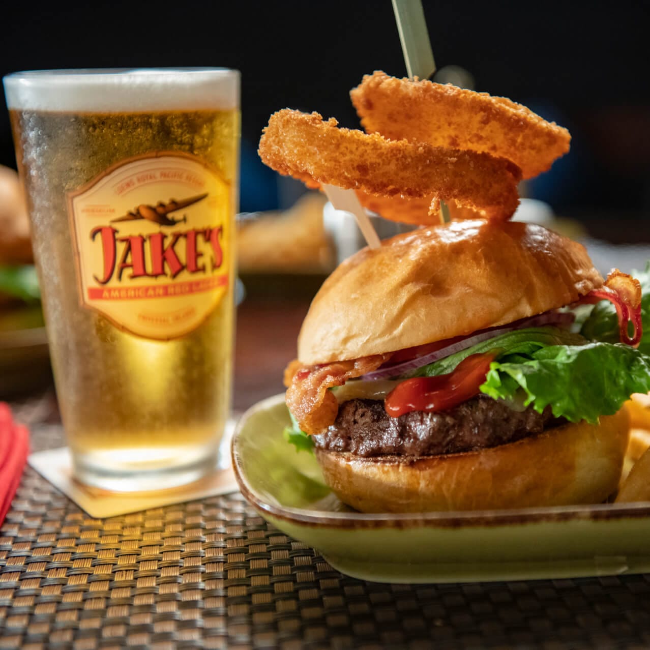 Jake's American Bar | Loews Royal Pacific Resort